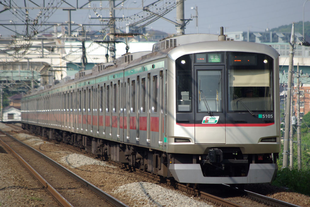 東急5000系(2001)5105Fの写真